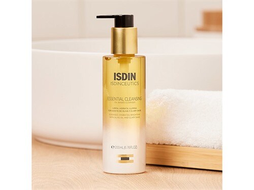 ISDIN Isdinceutics Essential Cleansing Oil | LovelySkin