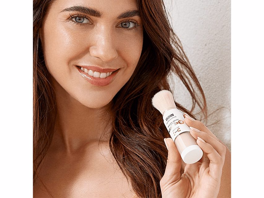 ISDIN Isdinceutics Mineral Brush Facial Powder 50 | LovelySkin